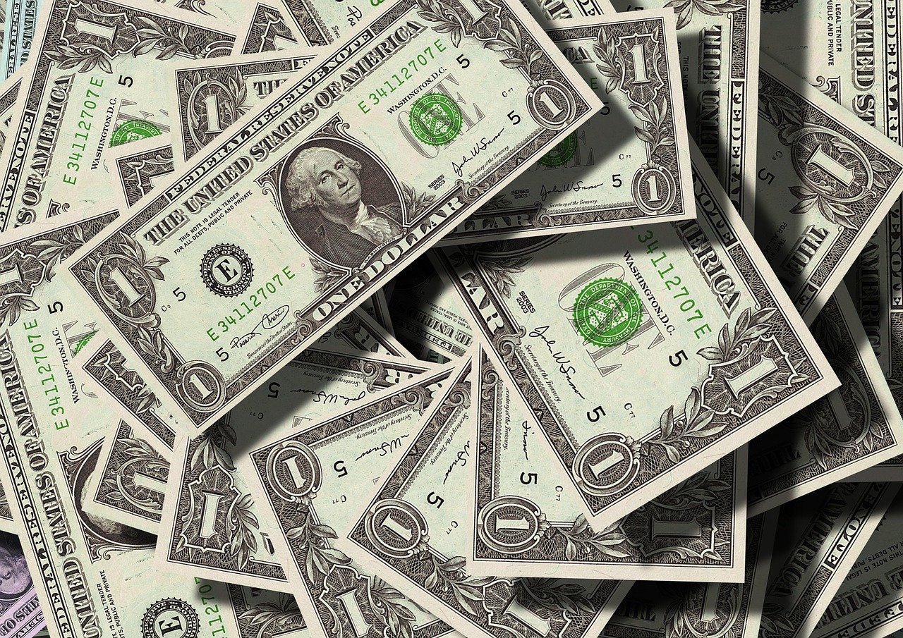 5 Reasons You Should Not Save Your Money Under30CEO